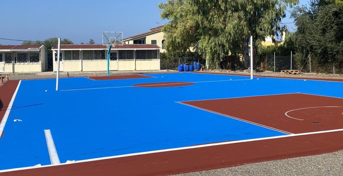 Παράδοση των νέων γηπέδων μπάσκετ-βόλεϊ στο Γυμνάσιο-Λύκειο Ζαχάρως από ...